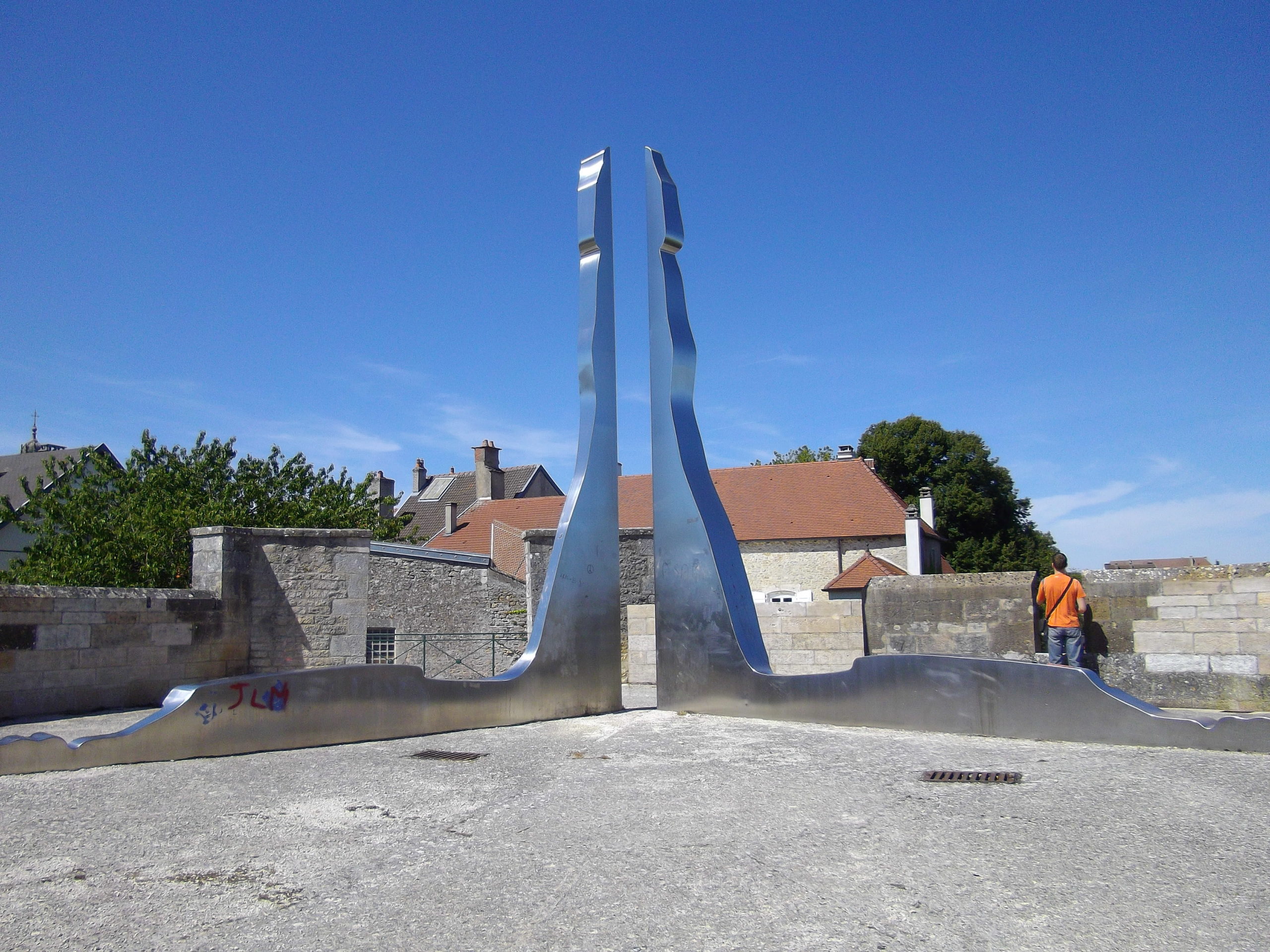 Langres, jolie ville fortifiée - Caracolade - Blog Voyages Langres ...